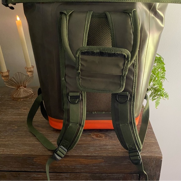 Hunter | Bags | Hunter For Target Green Backpack Cooler Waterproof ...